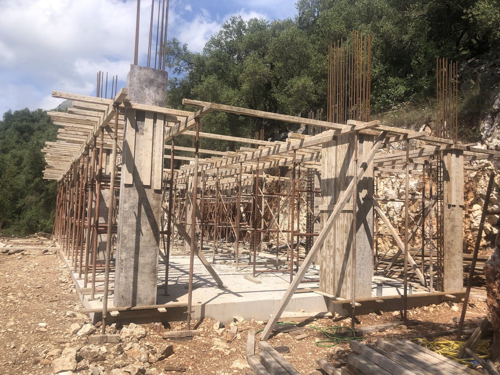 ΜΕΛΕΤΗ - ΚΑΤΑΣΚΕΥΗ ΔΙΩΡΟΦΗΣ ΚΑΤΟΙΚΙΑΣ ΜΕ ΠΙΣΙΝΑ - K2 ENGINEERING